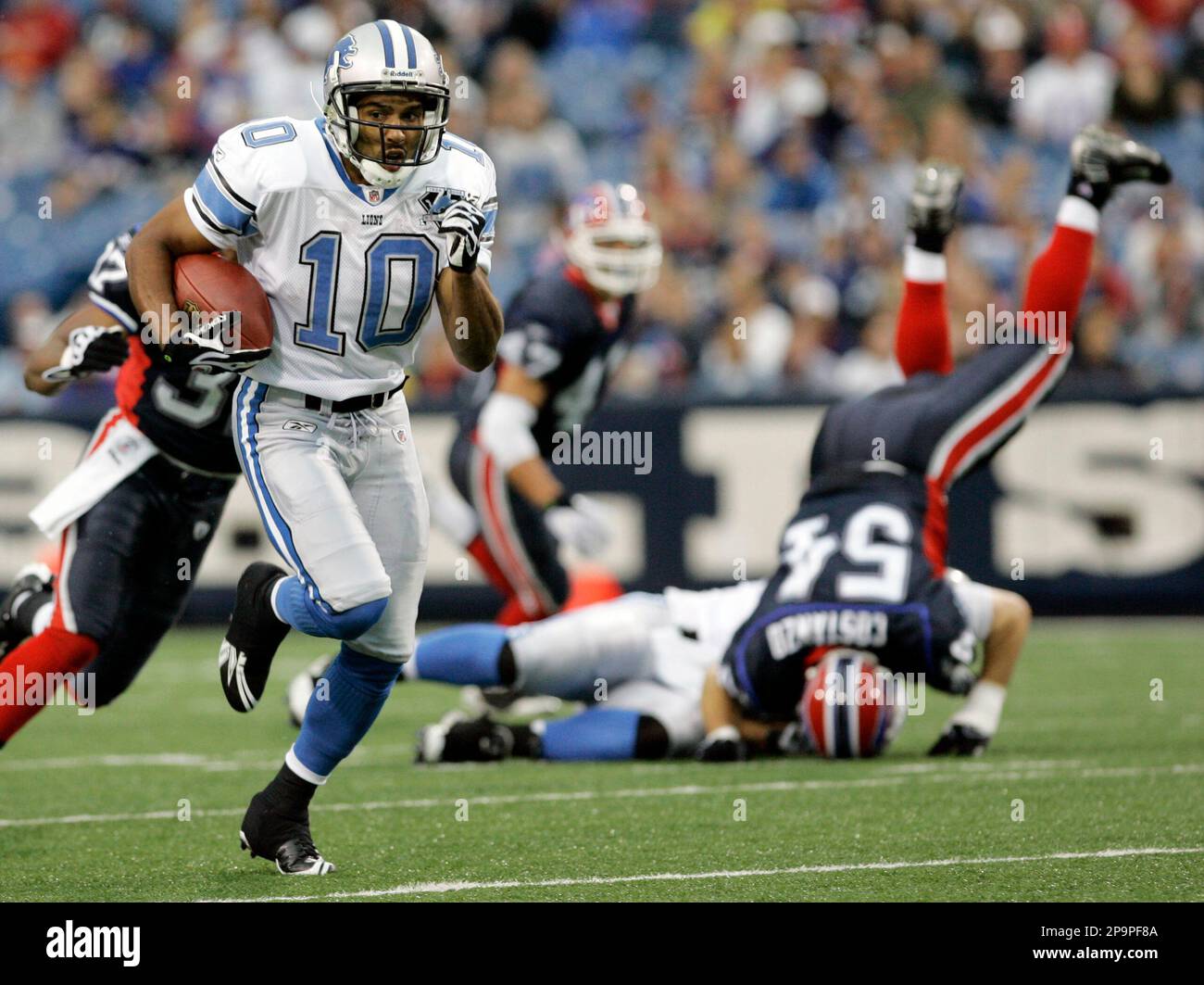 Detroit Lions' Brandon Middleton (10) returns a punt during the first ...