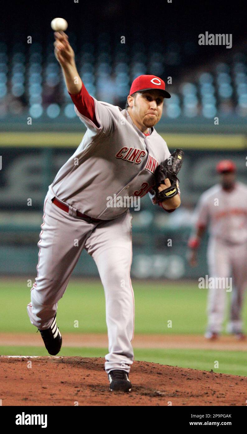 Cincinnati Reds Aaron Harang delivers a pitch in the second inning in a ...