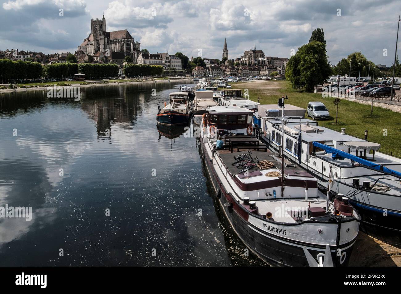 River harbor on the yonne river hi-res stock photography and images - Alamy