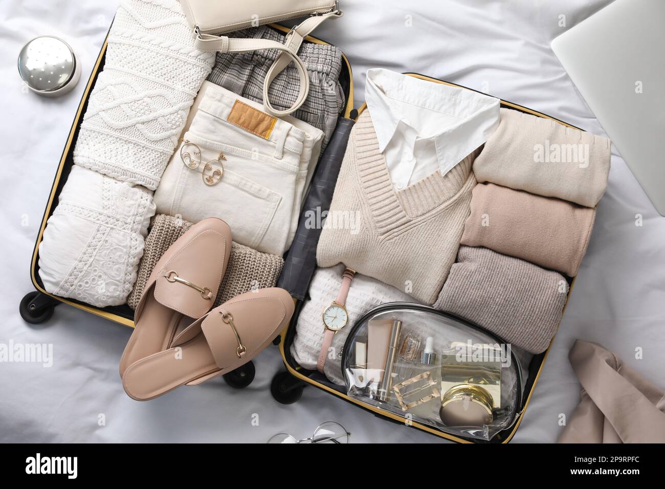 Handbag open top view hi-res stock photography and images - Alamy
