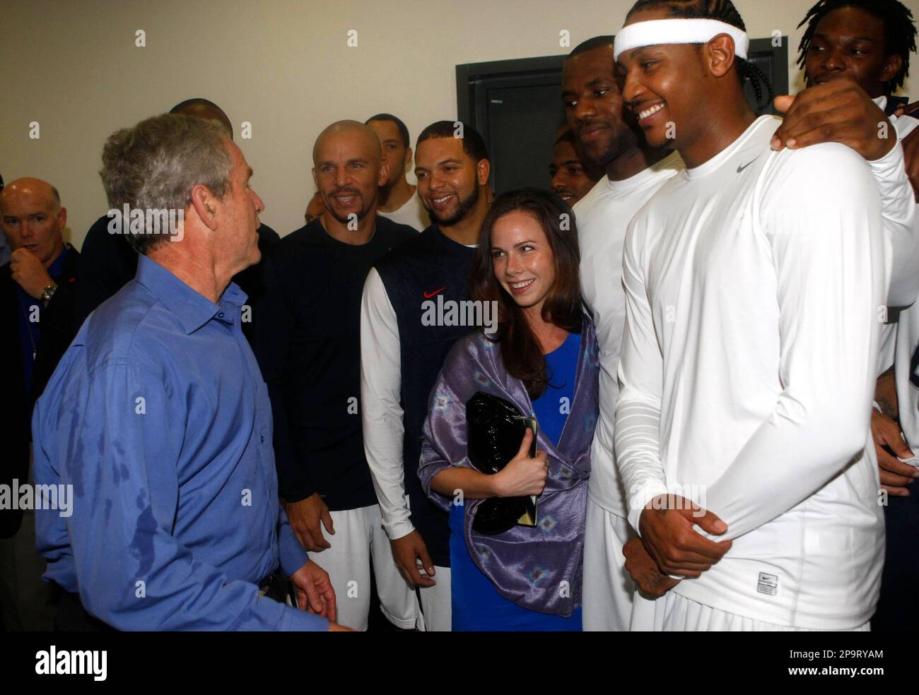 President Bush and daughter Barbara Bush greet members of the U.S ...
