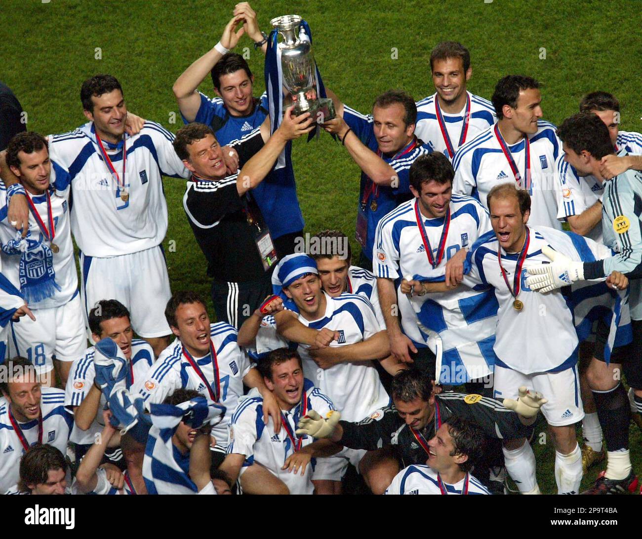 **FILE**July 4, 2004 file picture shows Greece's German coach Otto ...