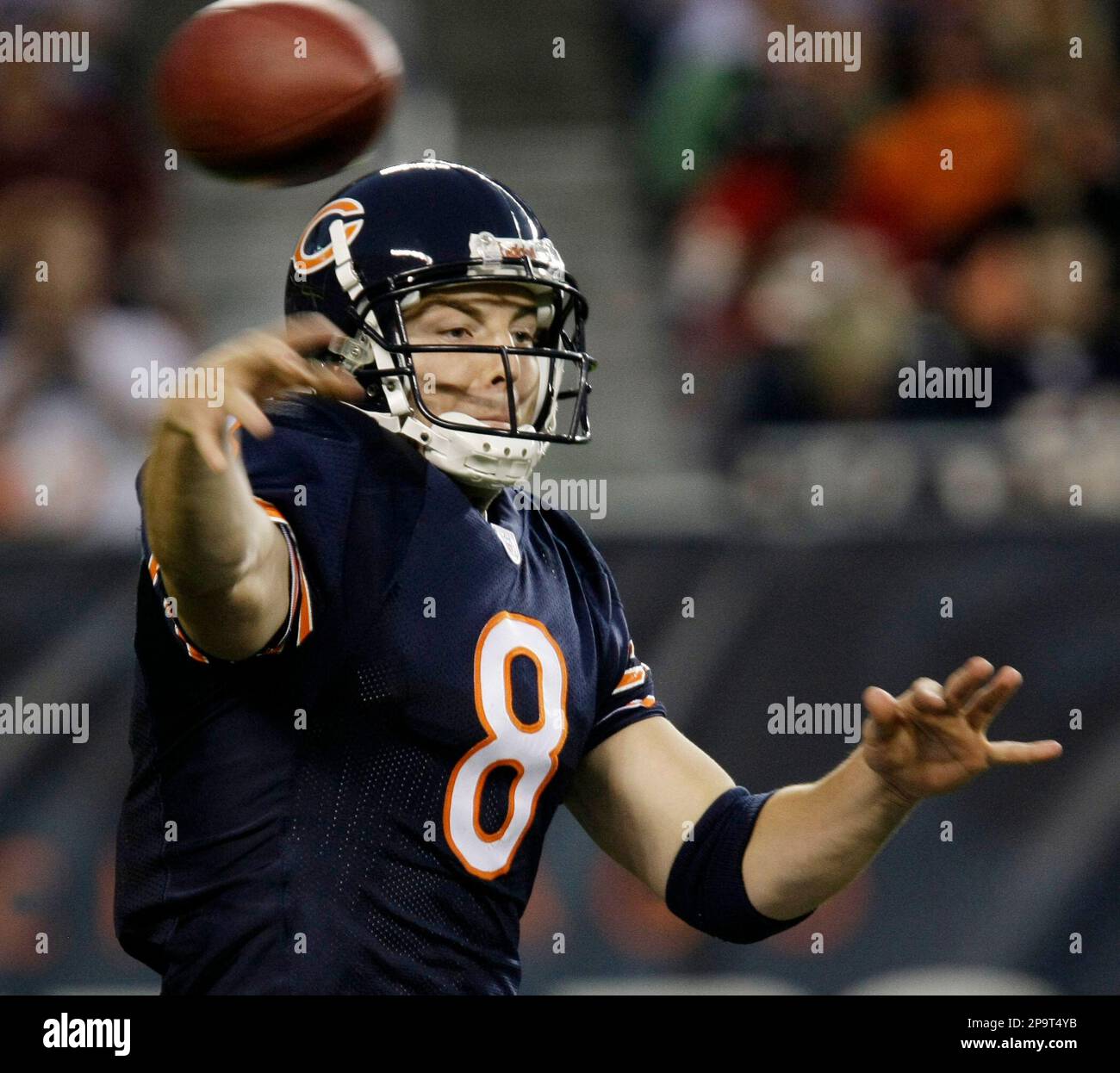 Chicago Bears quarterback Rex Grossman passes during the first half of ...
