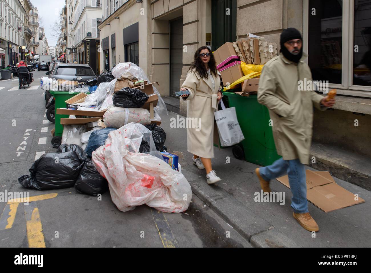 Julien Mattia / Le Pictorium - Garbage collectors' strike in Paris - 11 ...