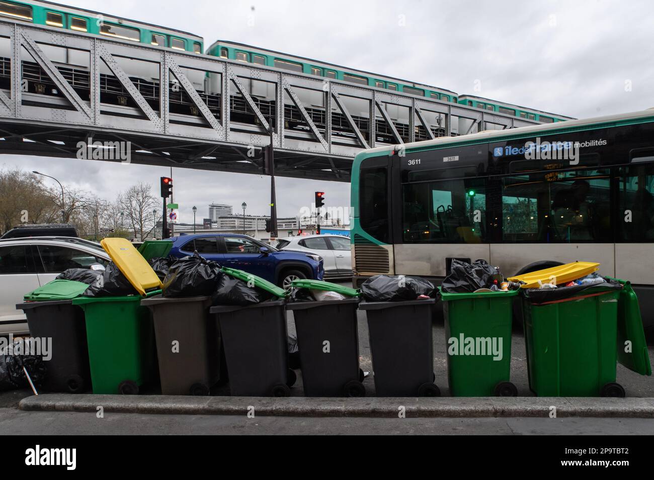 Julien Mattia / Le Pictorium - Garbage collectors' strike in Paris - 11 ...