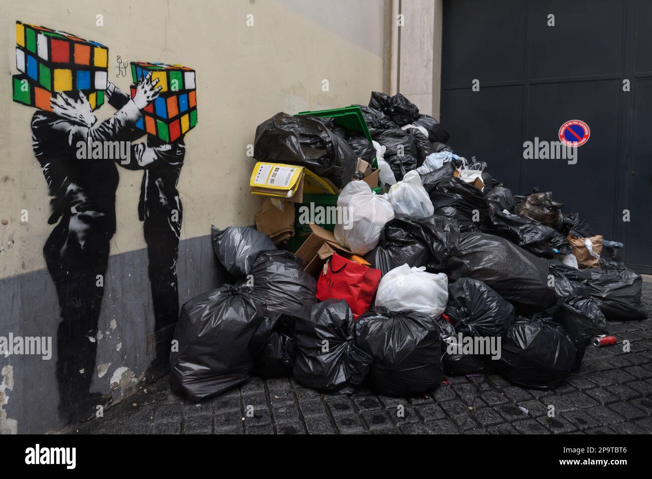 Julien Mattia / Le Pictorium - Garbage collectors' strike in Paris - 11 ...