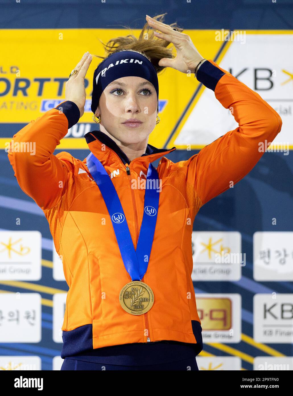 SEOUL - Suzanne Schulting wins gold in the 500 meters final during the ...