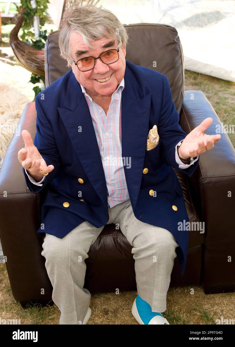 Actor and Comedian Ronnie Corbett Stock Photo - Alamy