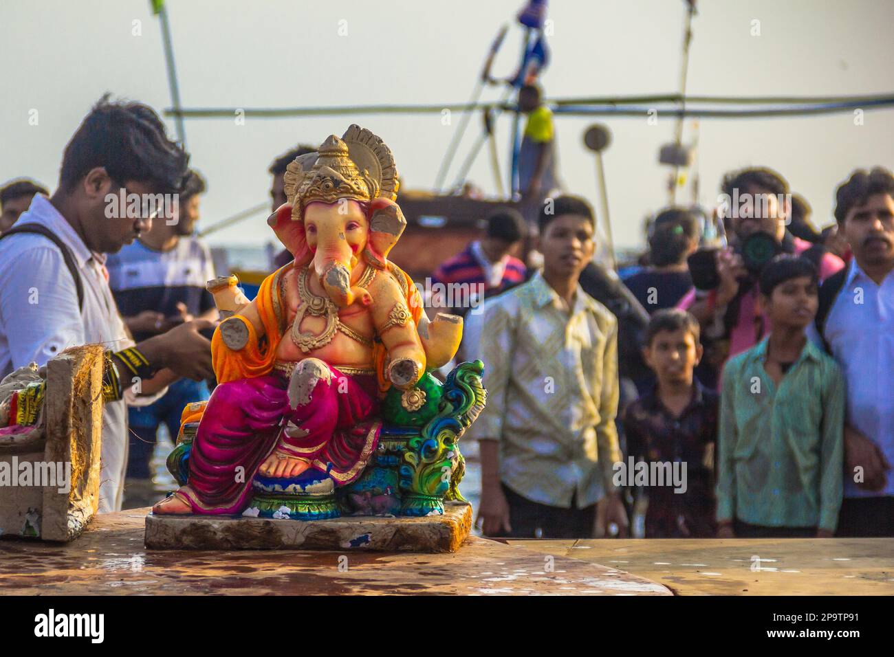 Ganapati Visarjan in Mumbai , Girgaon Chowpaty, Girgaum chowpatty ...