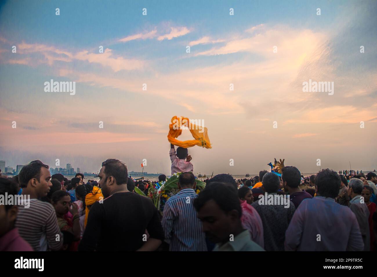 Ganapati Visarjan in Mumbai , Girgaon Chowpaty, Girgaum chowpatty ...