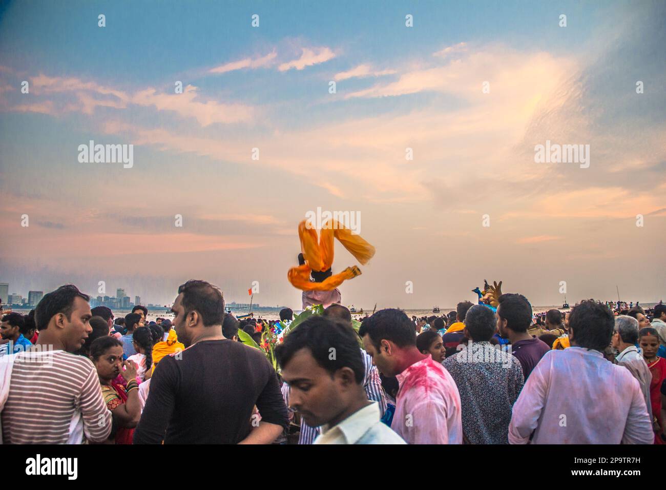 Ganapati Visarjan in Mumbai , Girgaon Chowpaty, Girgaum chowpatty ...