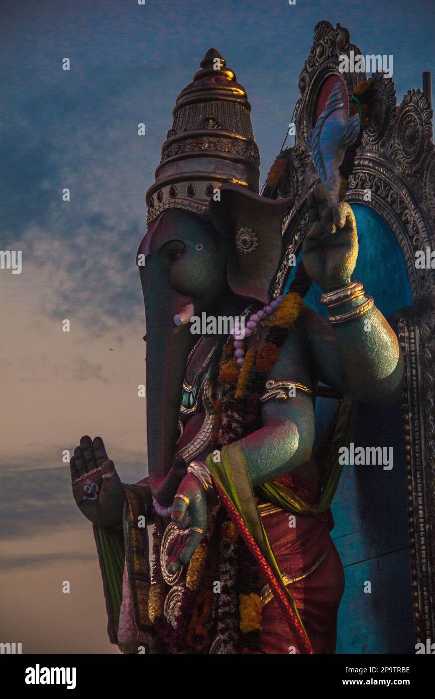 Ganapati Visarjan in Mumbai , Girgaon Chowpaty, Girgaum chowpatty ...