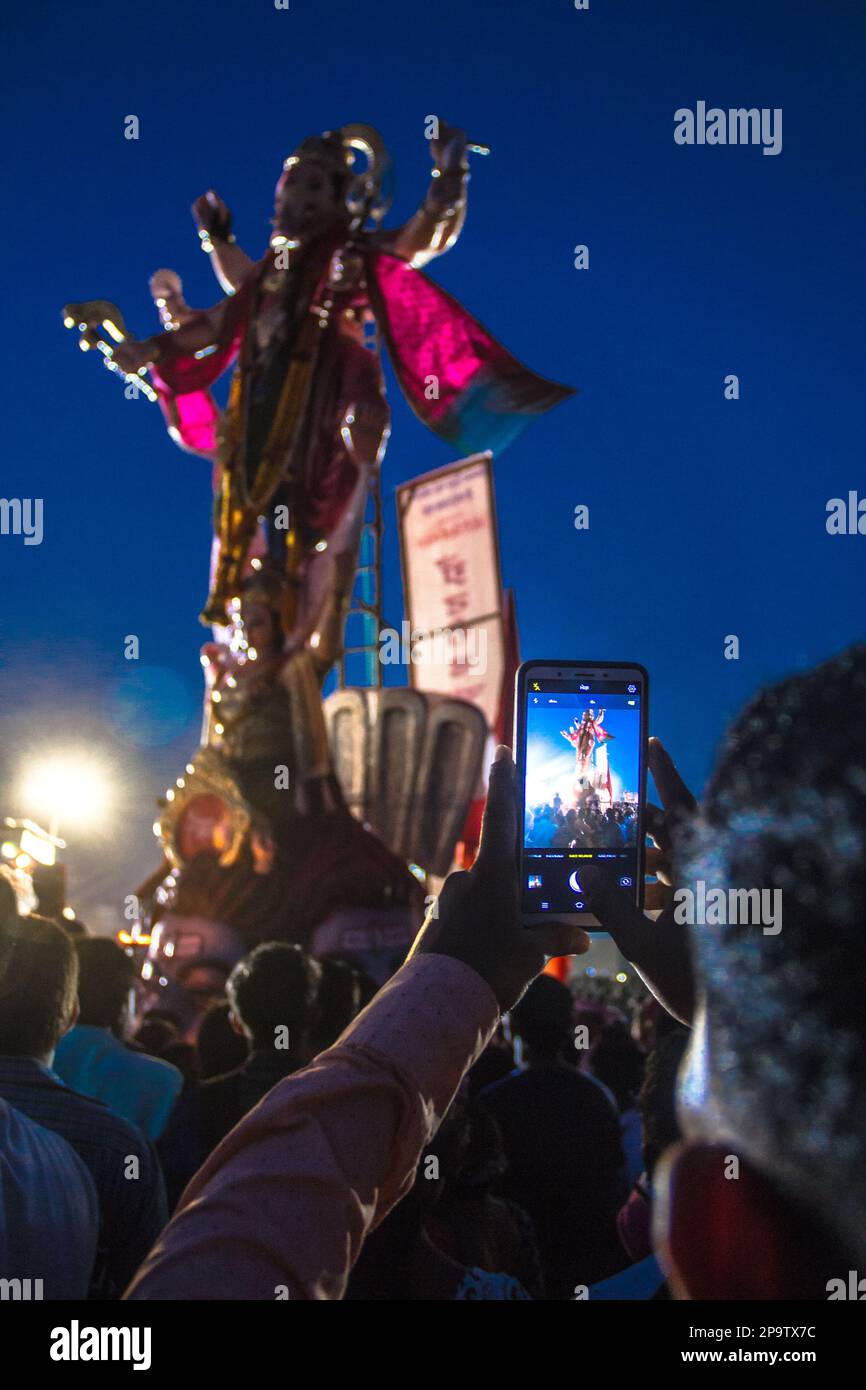 Ganapati Visarjan in Mumbai , Girgaon Chowpaty, Girgaum chowpatty ...