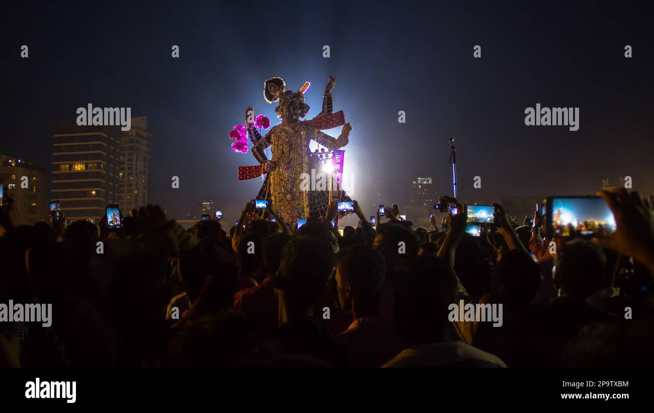 Ganapati Visarjan in Mumbai , Girgaon Chowpaty, Girgaum chowpatty ...