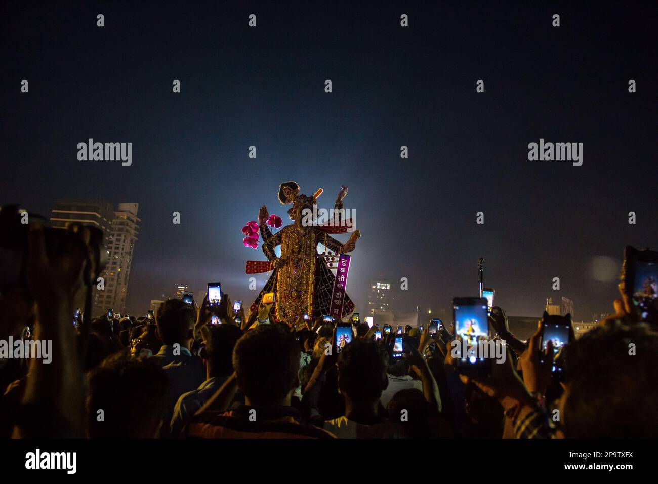 Ganapati Visarjan in Mumbai , Girgaon Chowpaty, Girgaum chowpatty ...