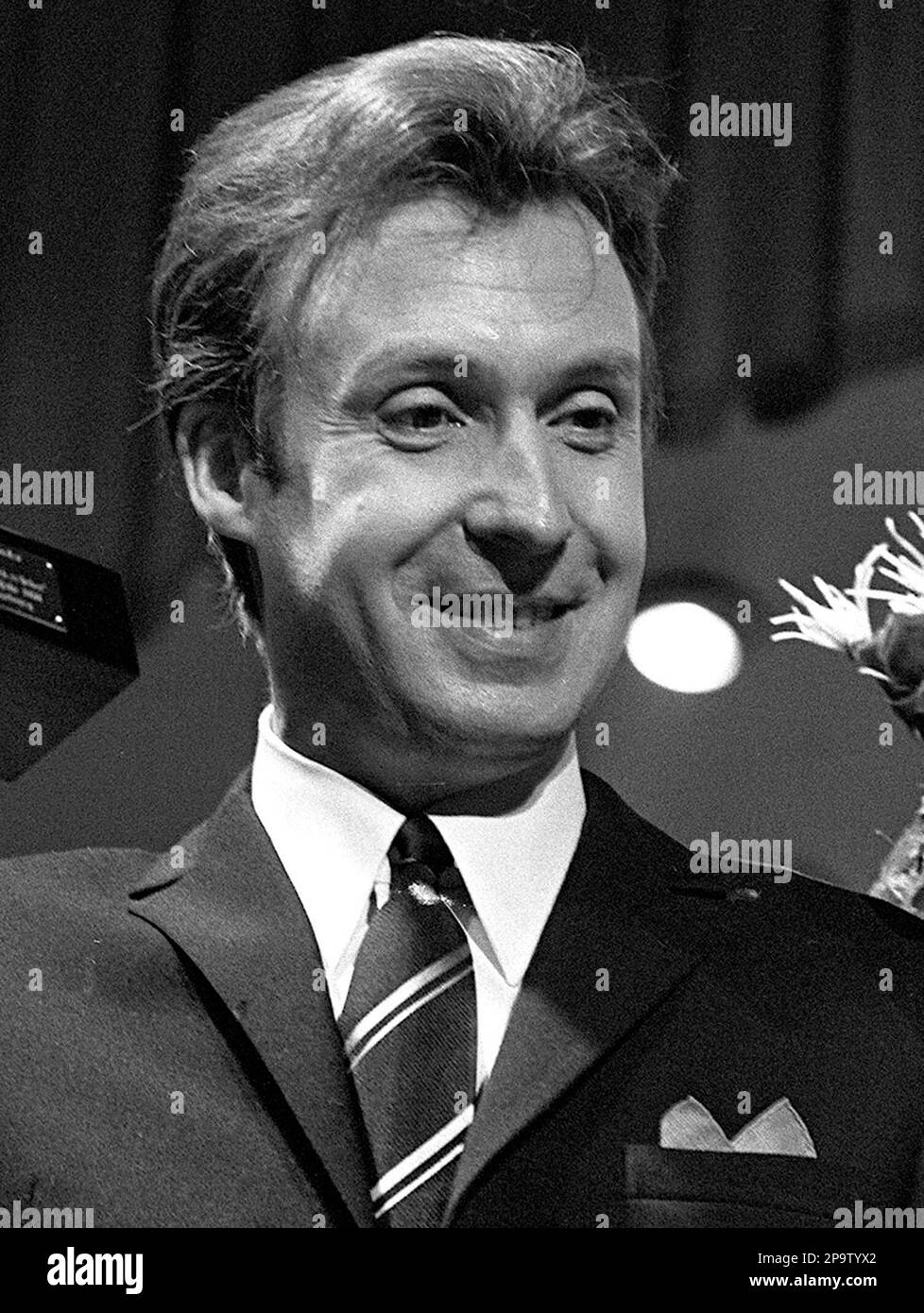 ** ARCHIV ** Peter Alexander, aufgenommen am 6. Oktober 1968 bei einer ...