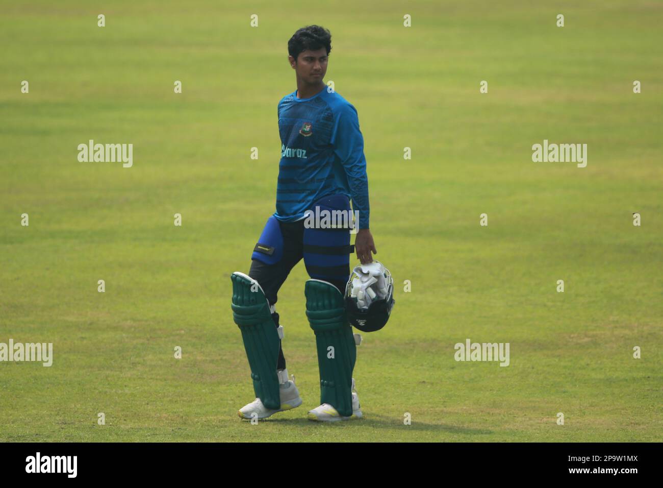 Hasan ali bowler hi-res stock photography and images - Alamy