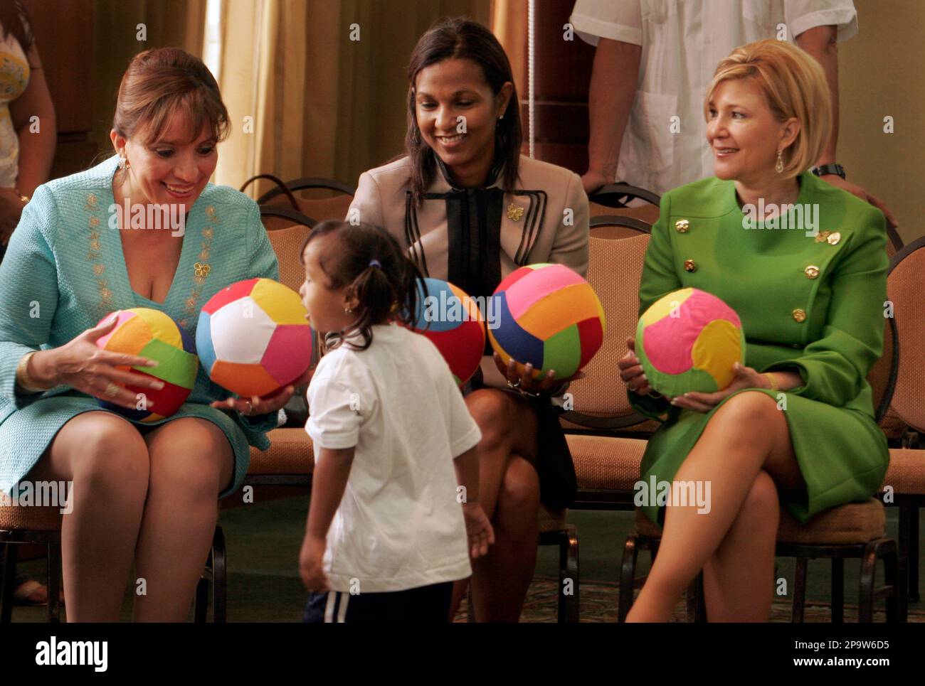 Honduras' first lady Iris Xioamara de Zelaya, left, Belize's first lady ...