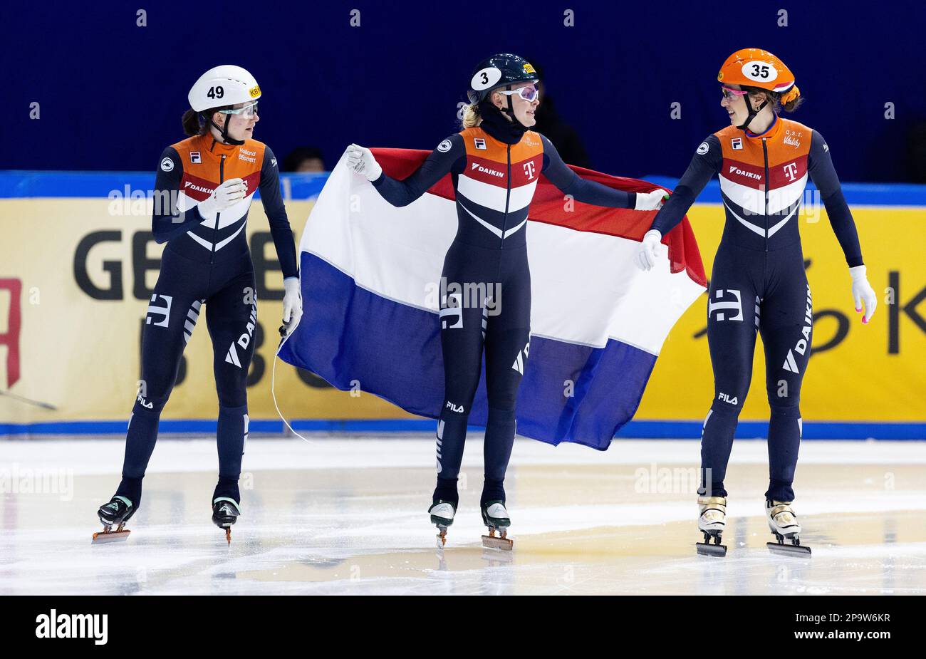 SEOUL - Selma Poutsma (l), Xandra Velzeboer and Suzanne Schulting (r ...