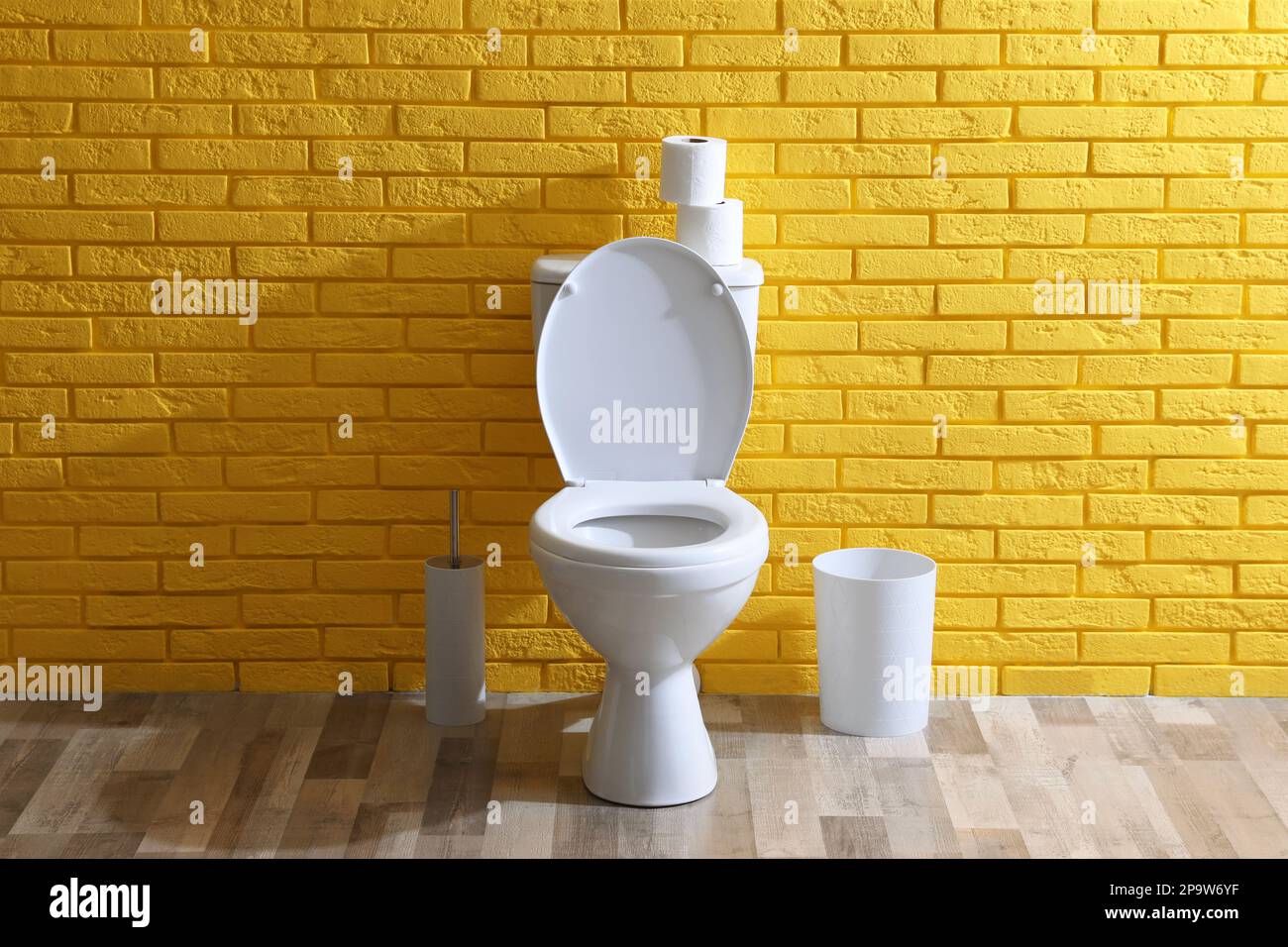 Simple bathroom hi-res stock photography and images - Alamy