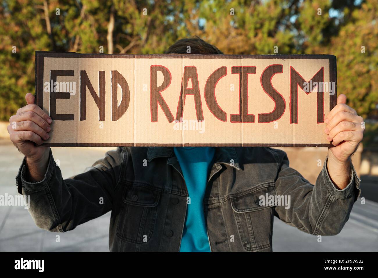 Antiracism sign hi-res stock photography and images - Alamy