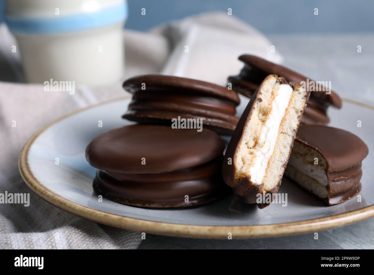Choco pies hi-res stock photography and images - Alamy