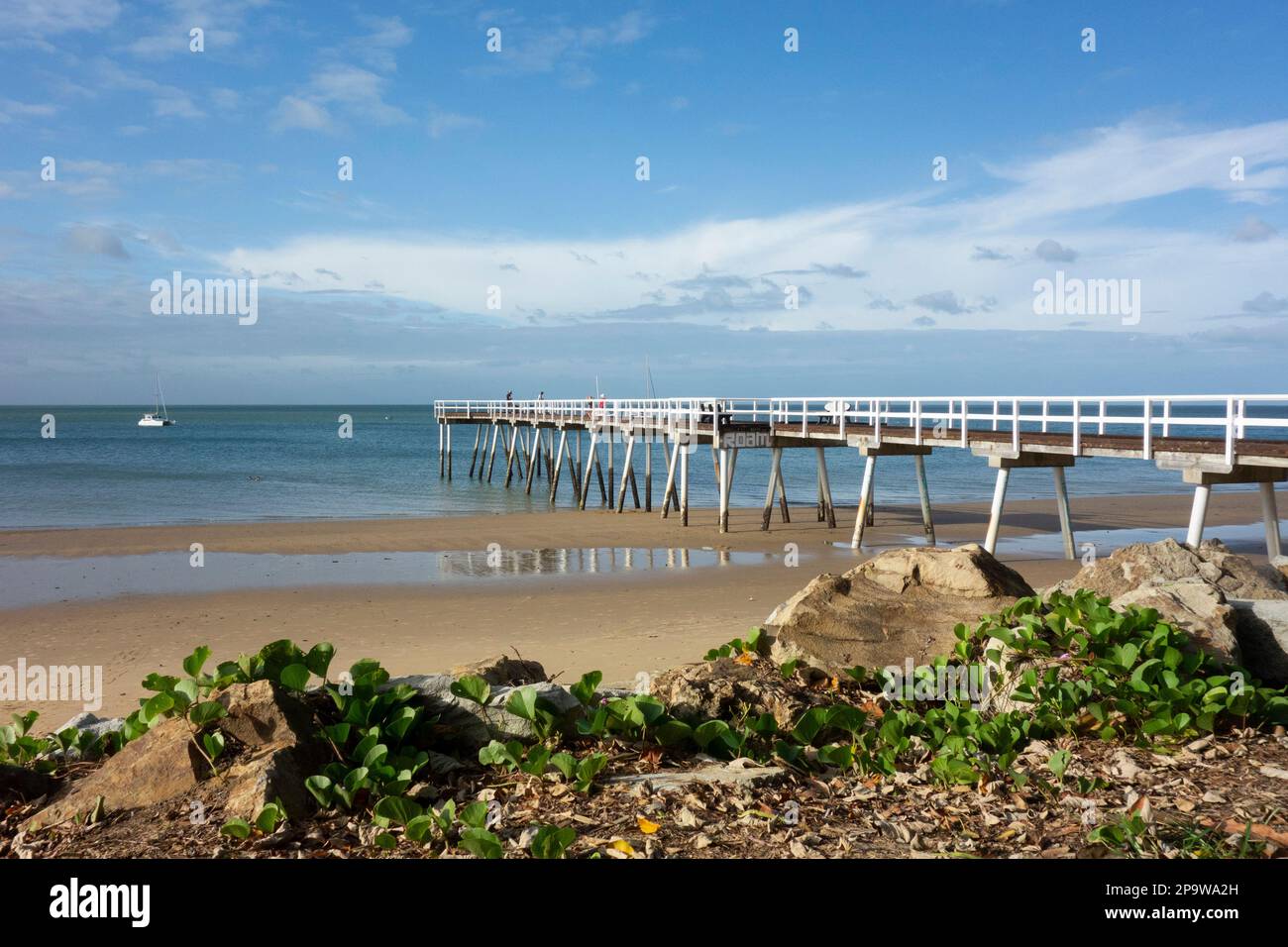 Wooden pier on Torquay beach, Hervey Bay, Queensland, Australia Stock ...