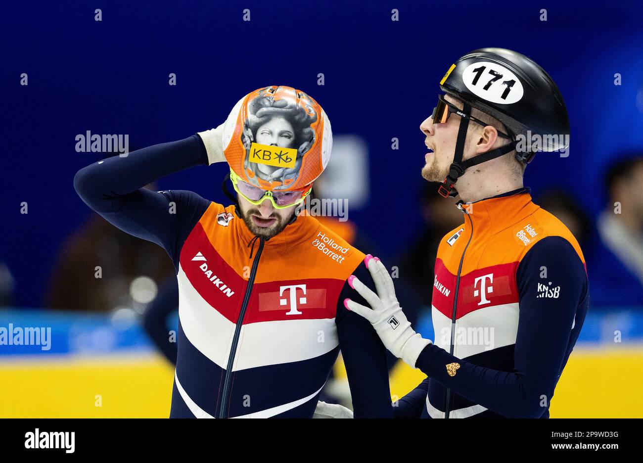 SEOUL - Itzhak de Laat (l) and Friso Emons in action during the semi ...