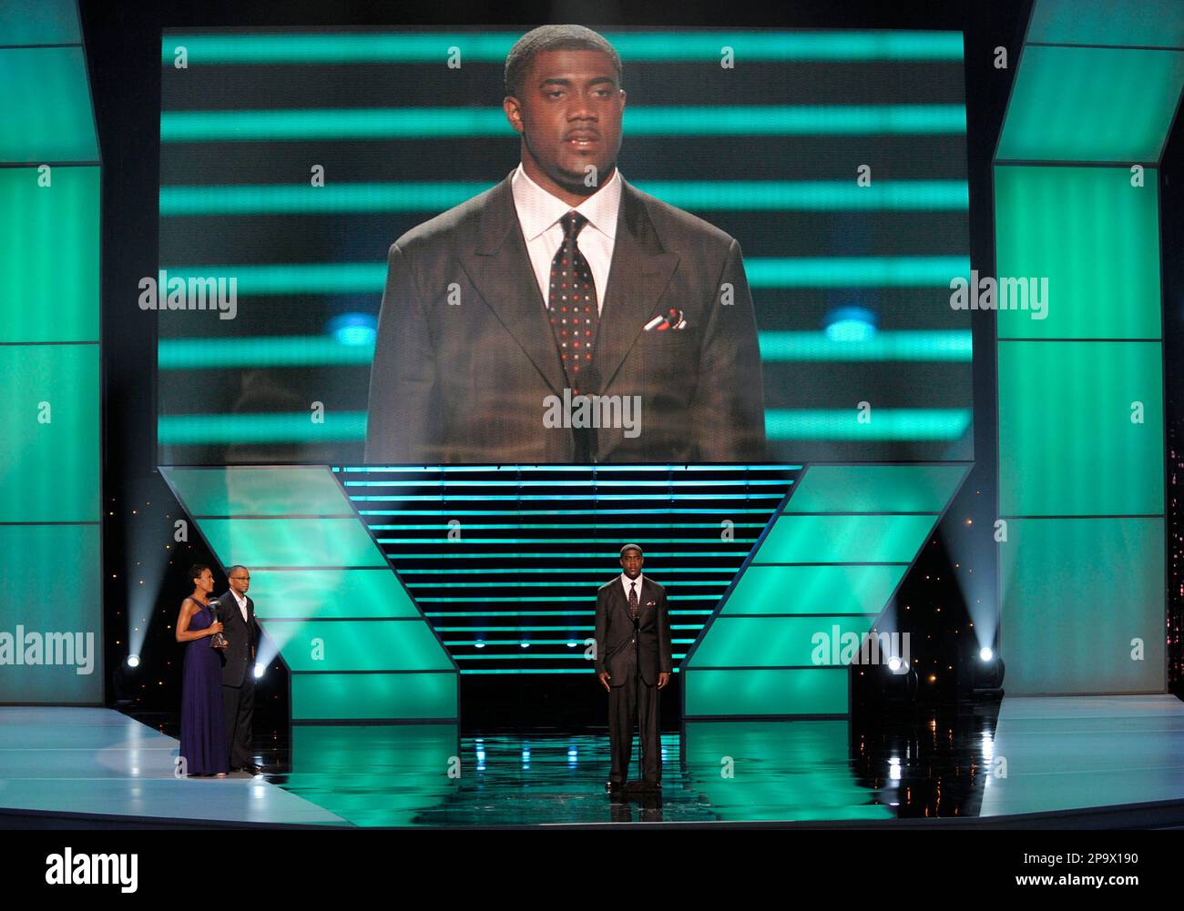 Kevin Everett accepts the Jimmy V award for perseverance at the 16th ...