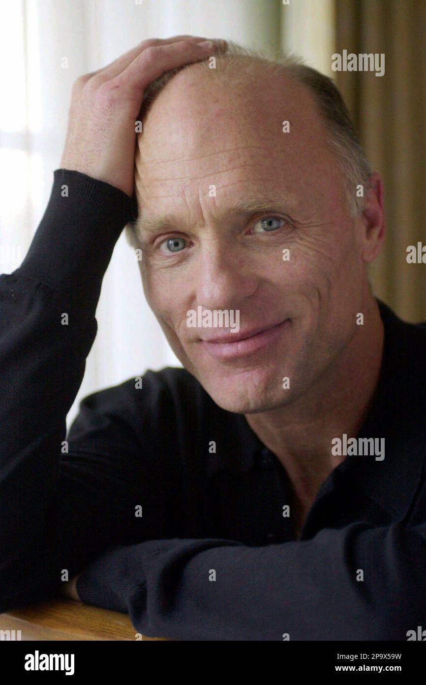 Actor Ed Harris poses at the Four Seasons Hotel in Beverly Hills, Ca ...
