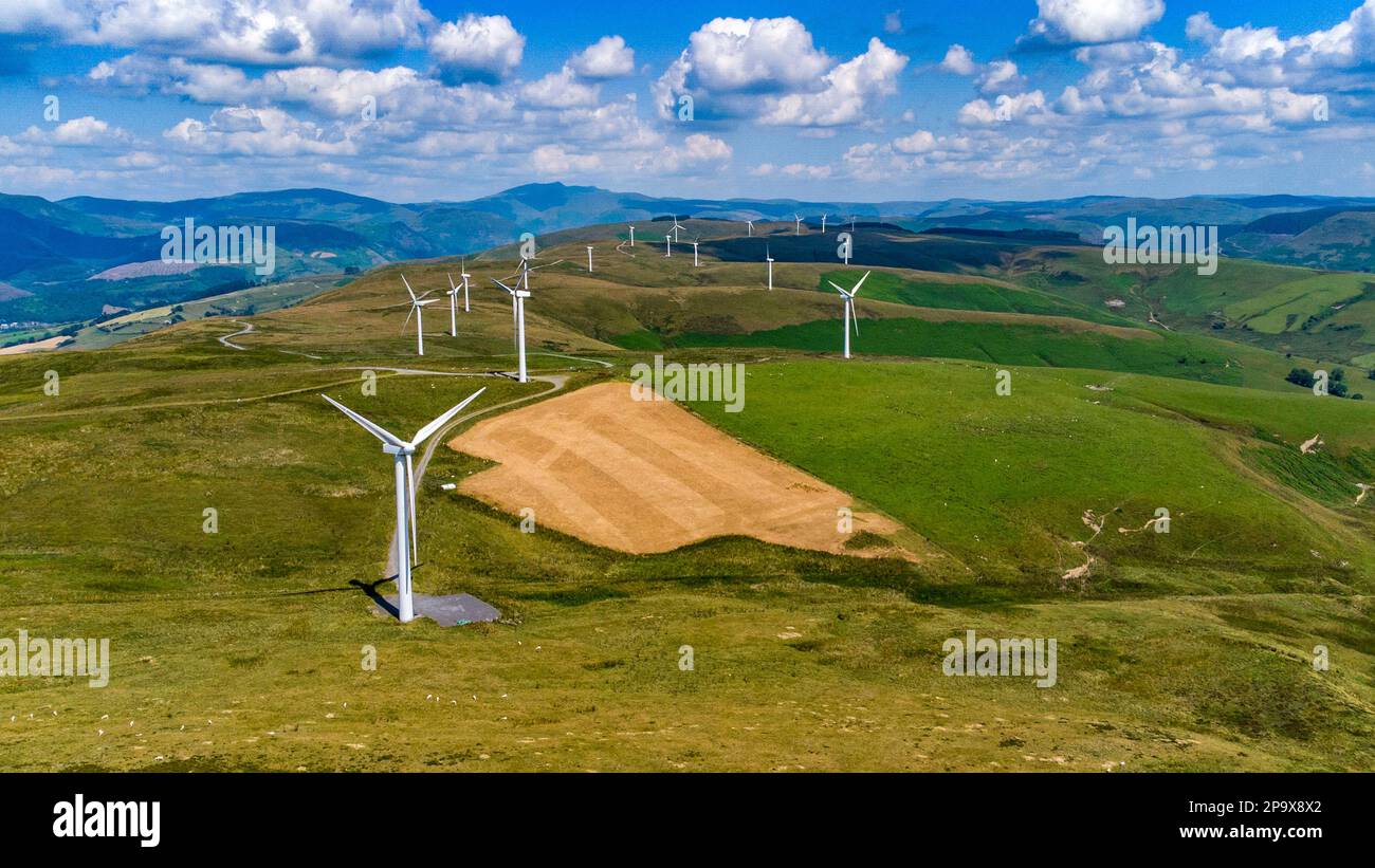 Windfarms in the UK Stock Photo - Alamy