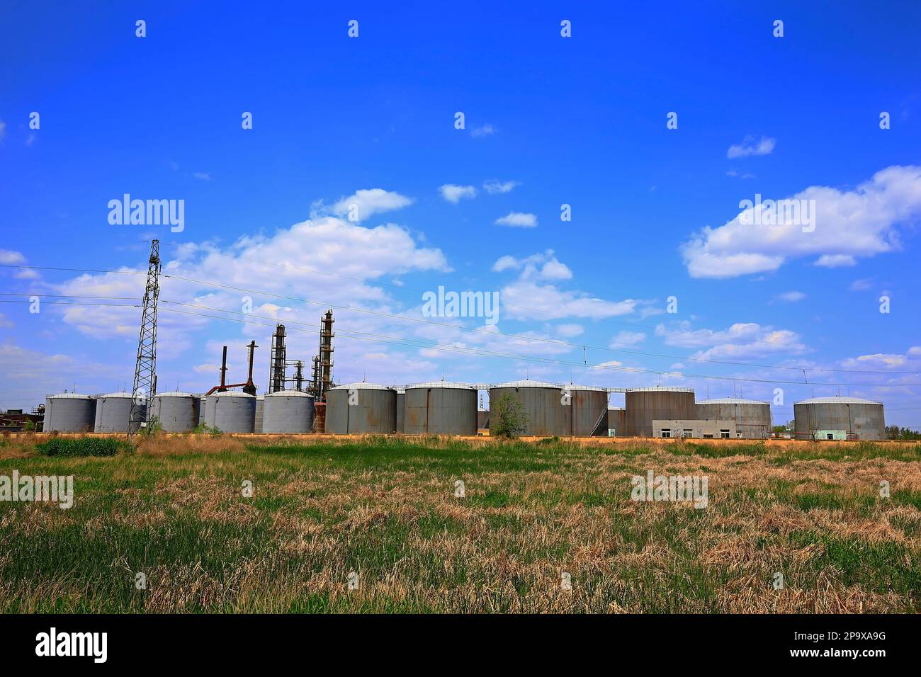The oil tank Stock Photo - Alamy