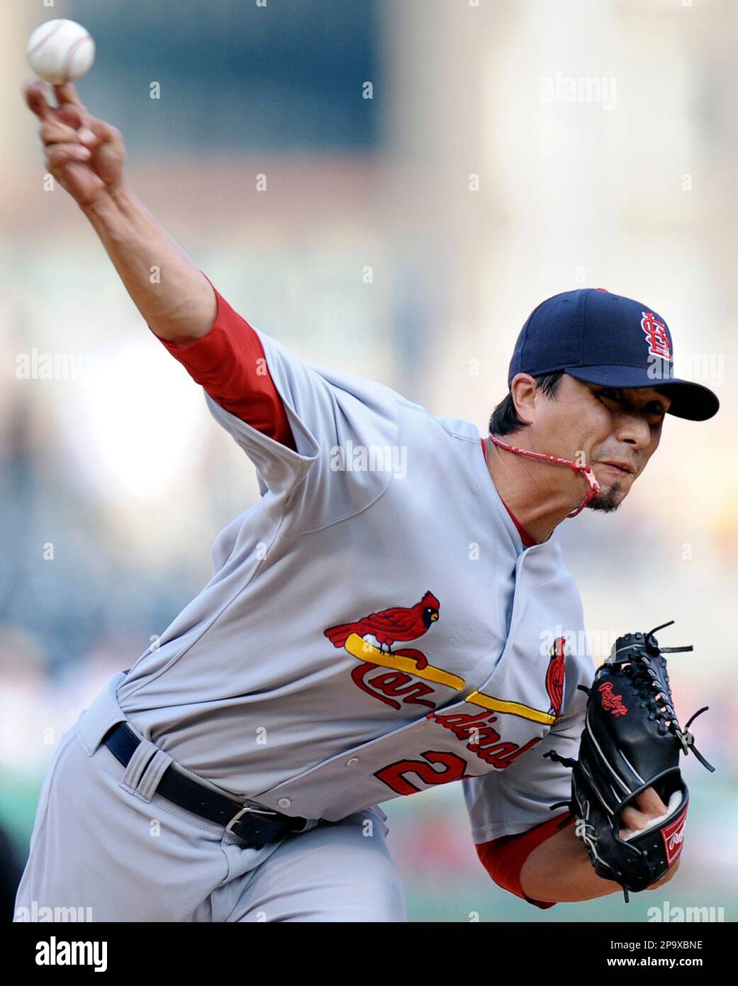 St. Louis Cardinals' Kyle Lohse pitches against the Pittsburgh Pirates ...