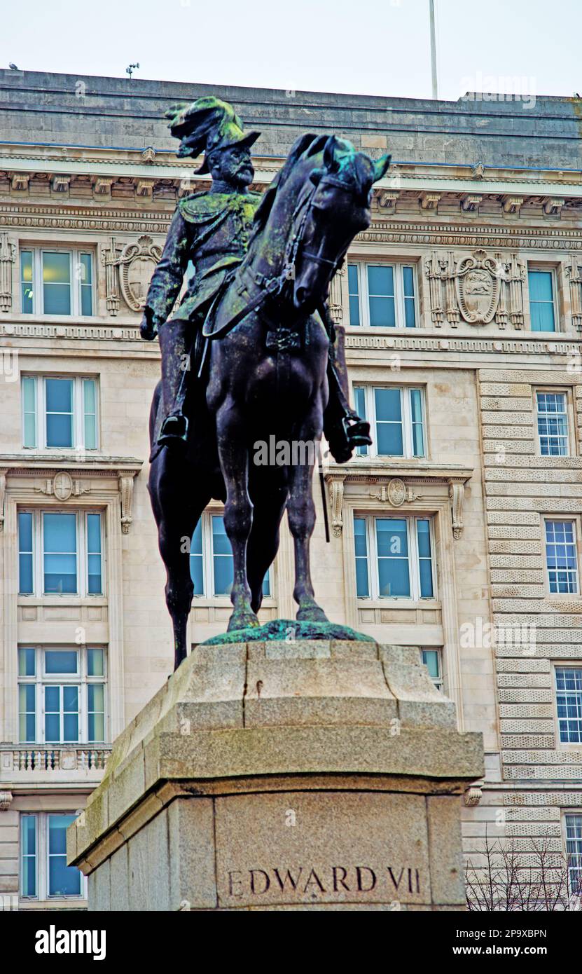 Edward V11 Statue, Liverpool, Merseyside, England Stock Photo - Alamy