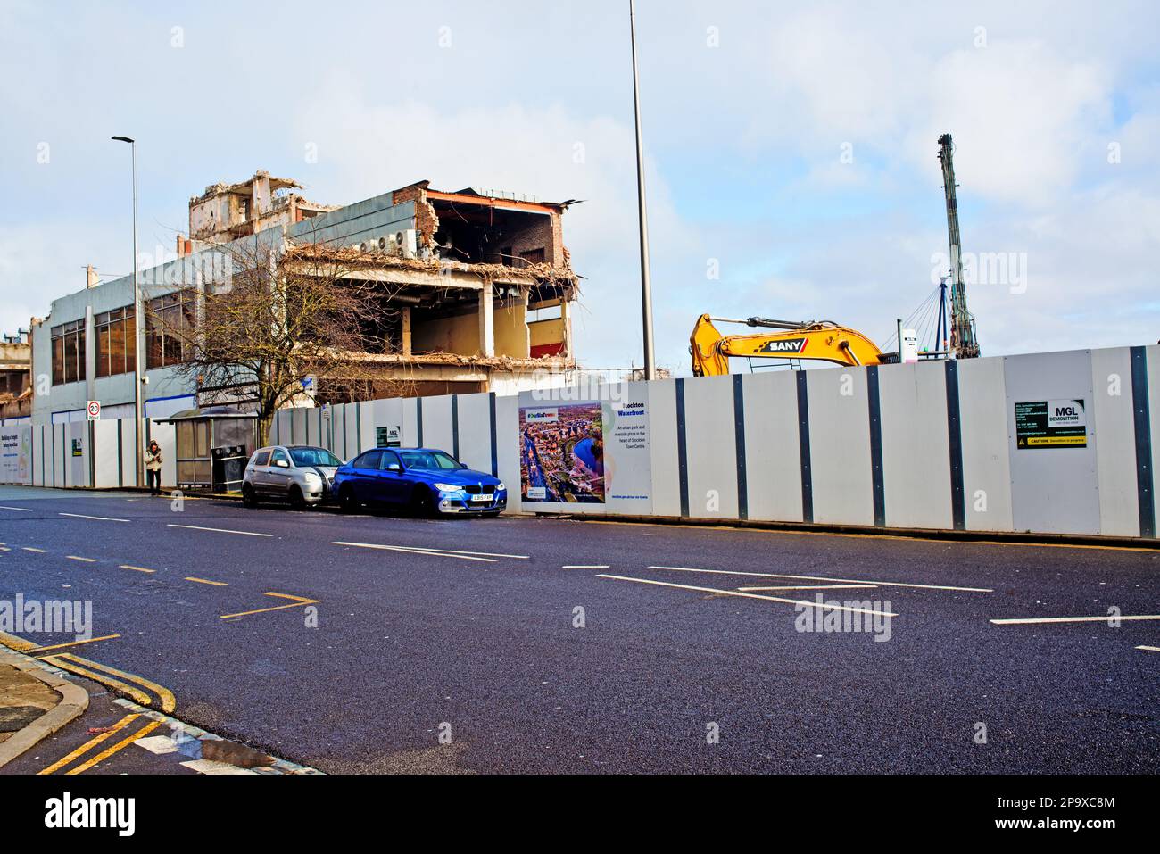 Demolition hotel hi-res stock photography and images - Alamy