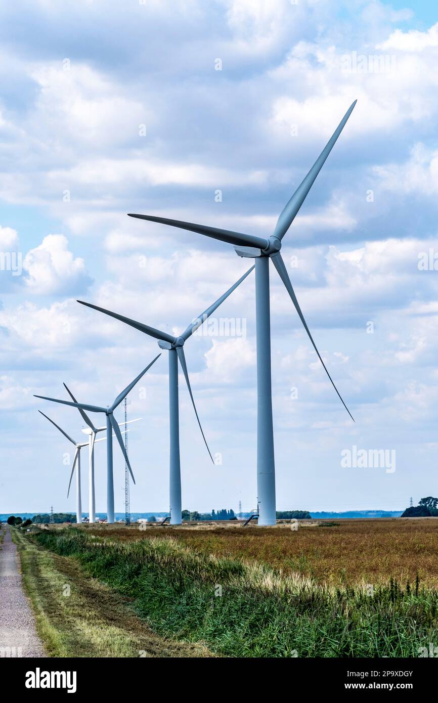 Windfarms in the UK Deeping Windfarm Stock Photo - Alamy