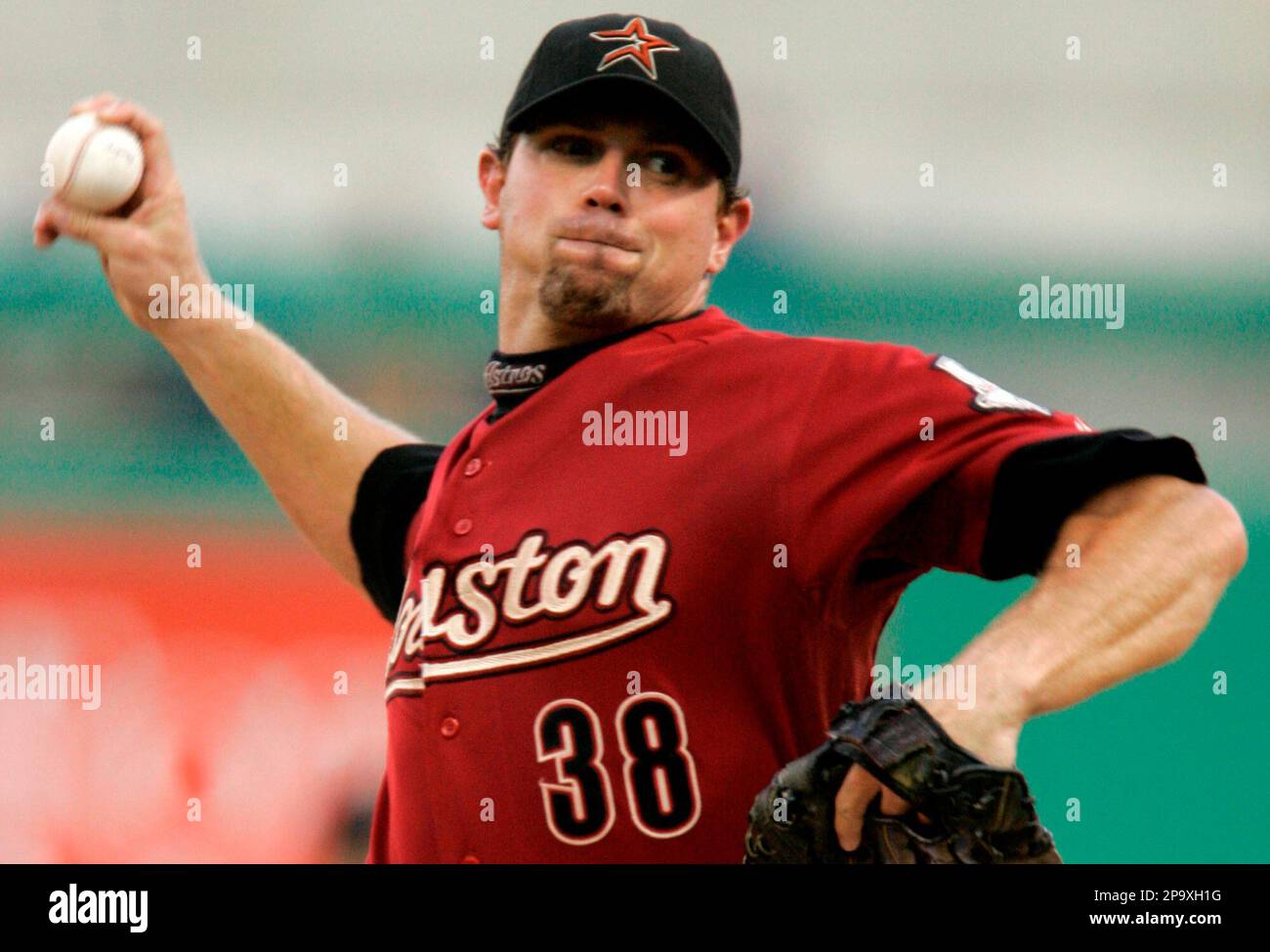 Houston Astros pitcher Brian Moehler throws against the Pittsburgh ...