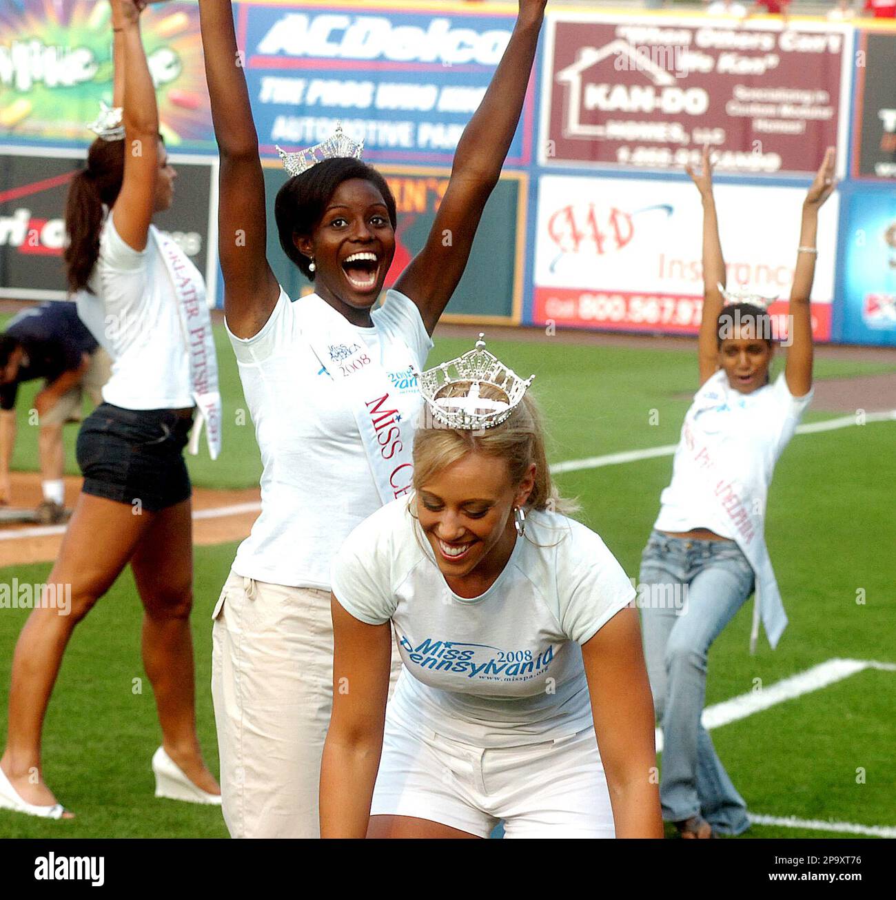 Miss Central Pennsylvania, Ekanem Akpakip, center and teammates Miss ...