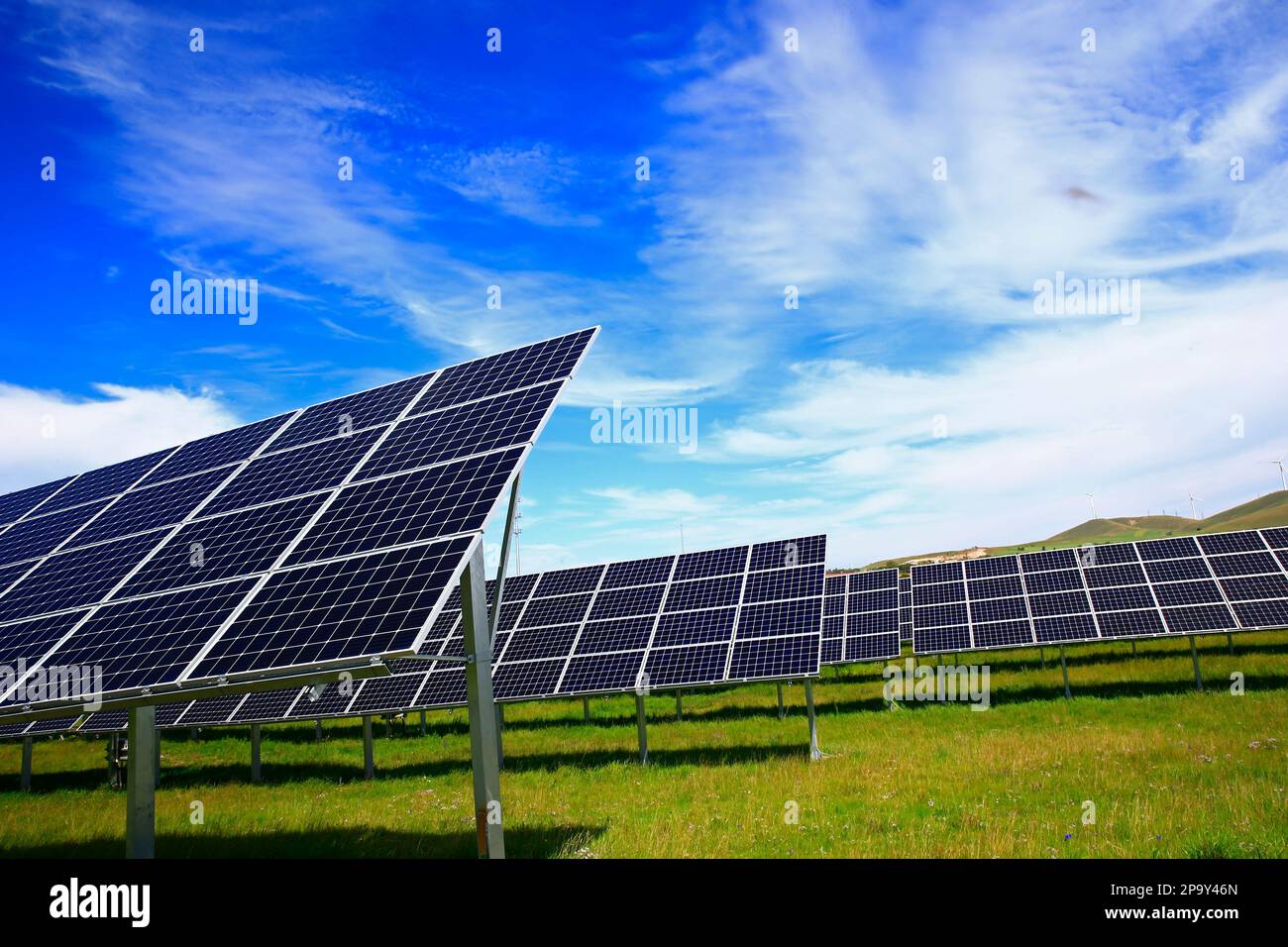 Solar photovoltaic panels and solar photovoltaic power generation ...