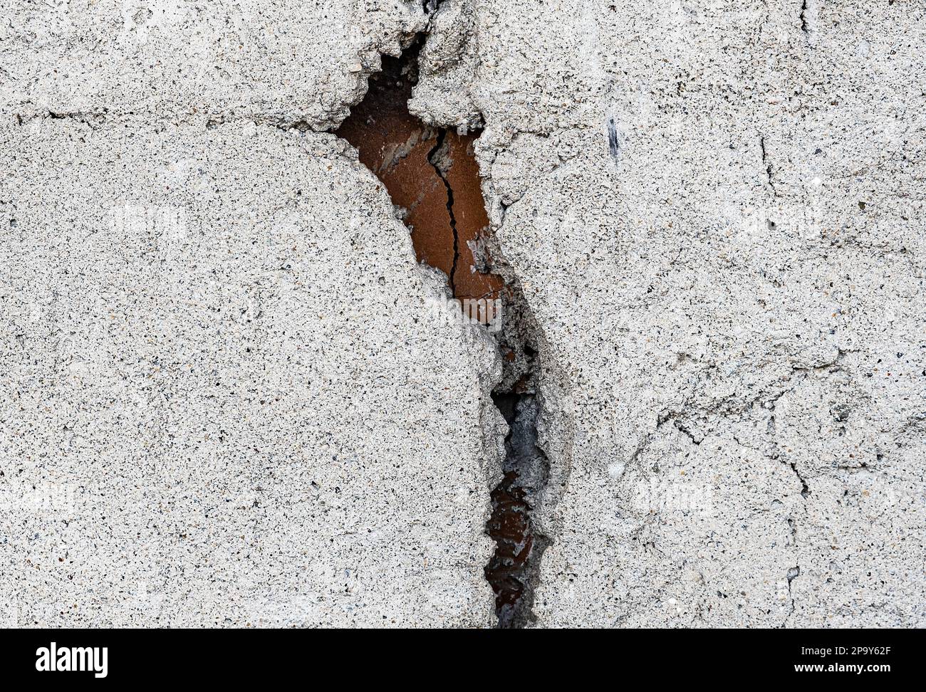 Large rock fracture hi-res stock photography and images - Alamy