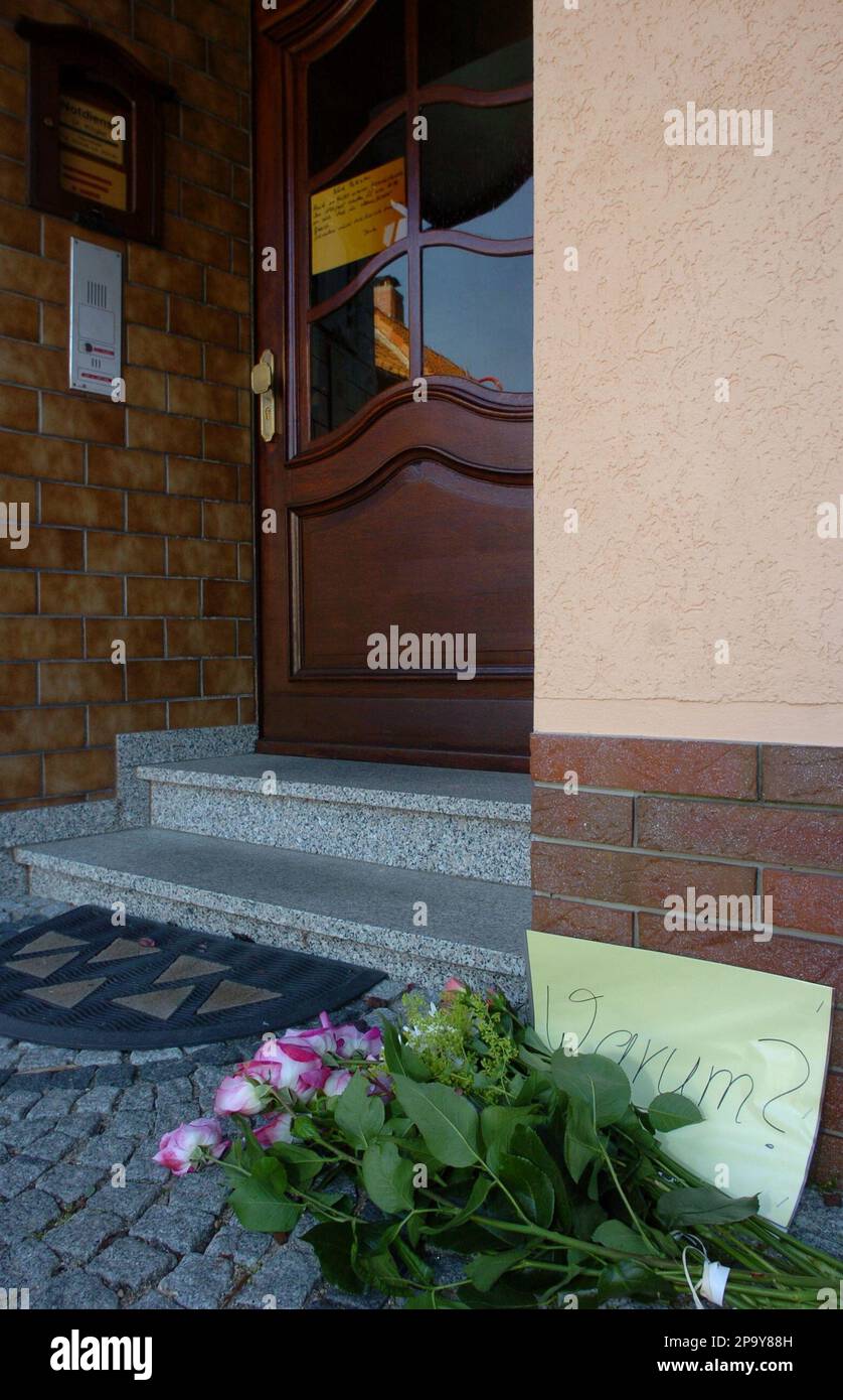 Der Eingang zur Praxis eines Arztes in Mansfeld in Sachsen-Anhalt. Nach ...