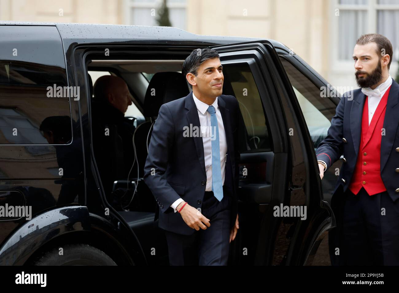 Emmanuel macron rishi sunak 2023 hi-res stock photography and images ...