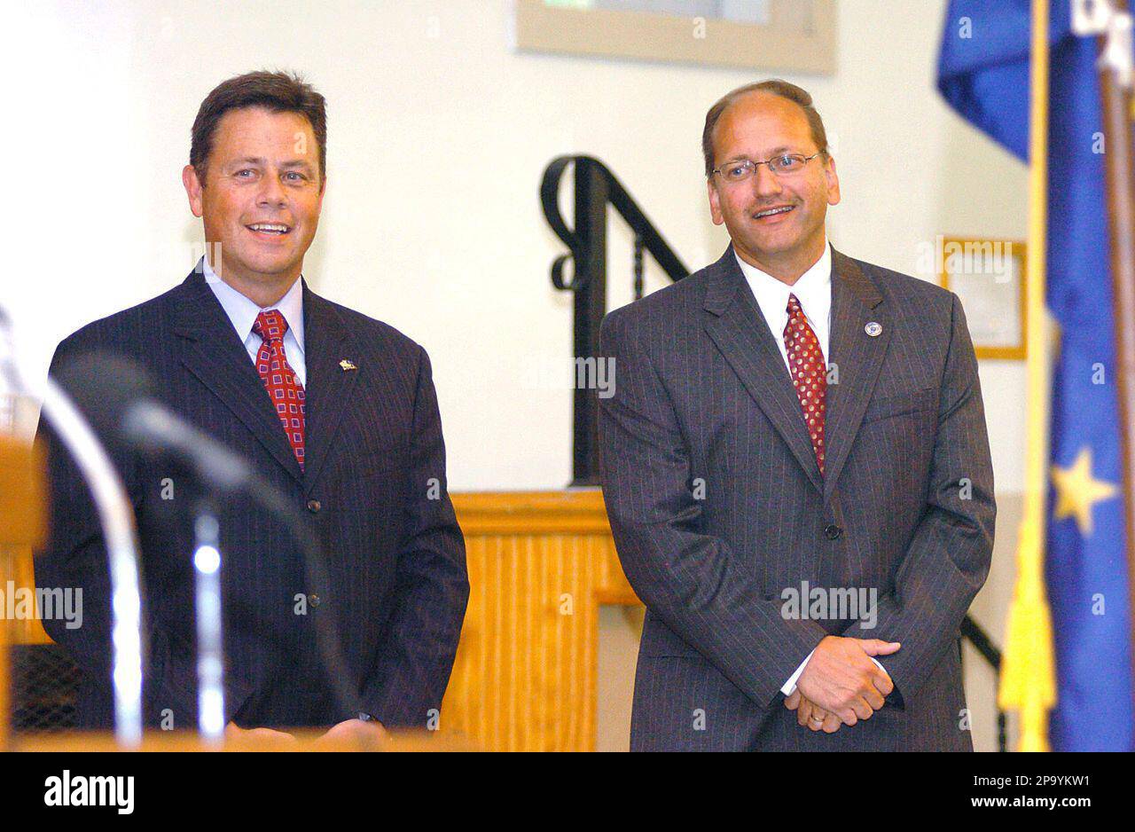 Indiana Department of Corrections commissioner J. David Donahue, left ...