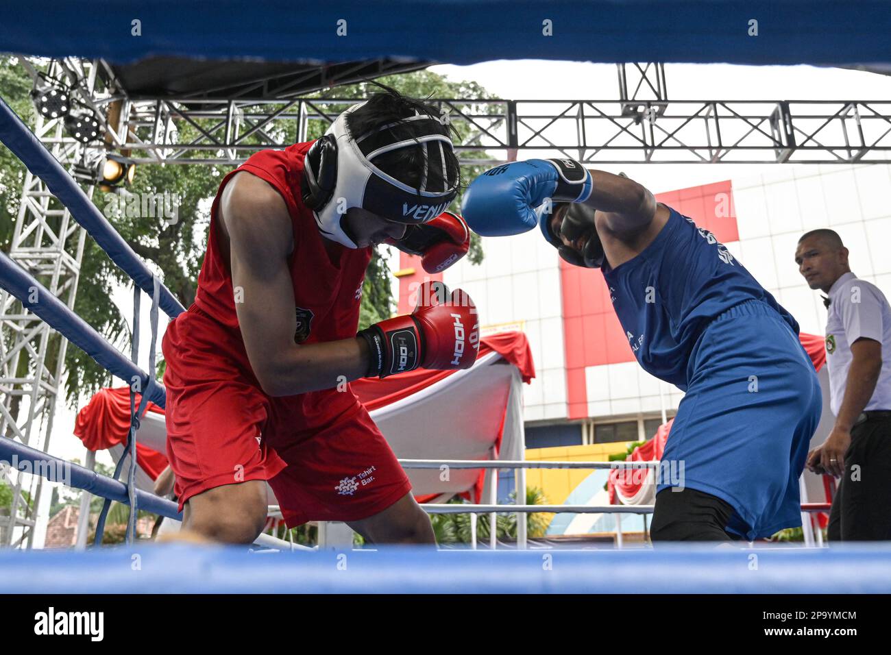 Jakarta, Indonesia. 11th Mar, 2023. Amateur boxers compete during ...