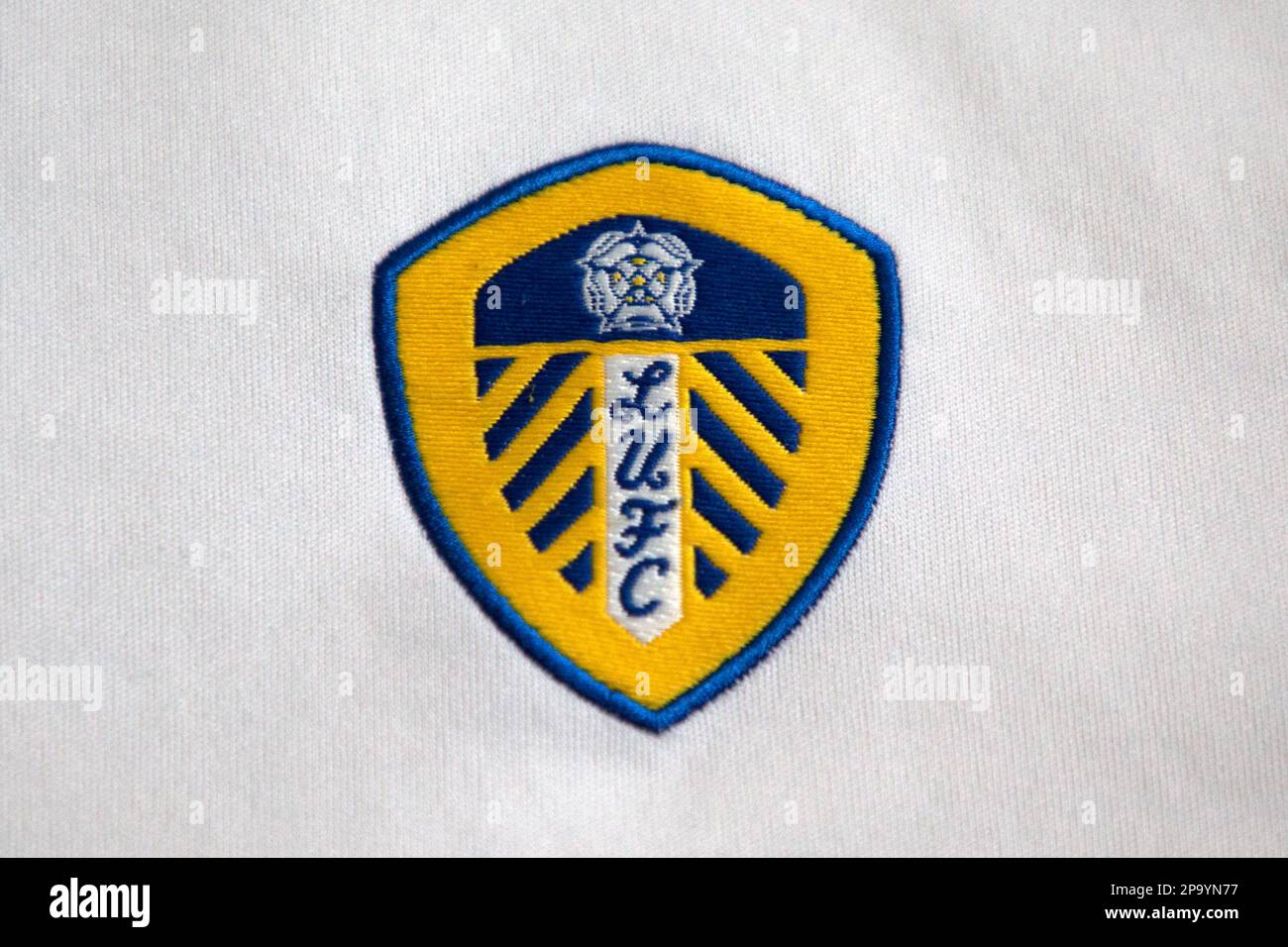 Leeds United Club Emblem 1999 - Present Stock Photo - Alamy