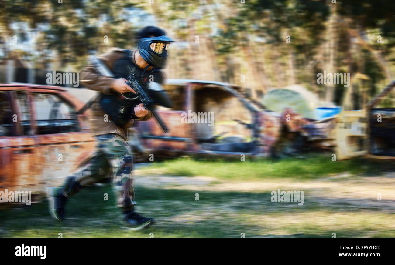 Soldier in uniform gun running hi-res stock photography and images - Alamy