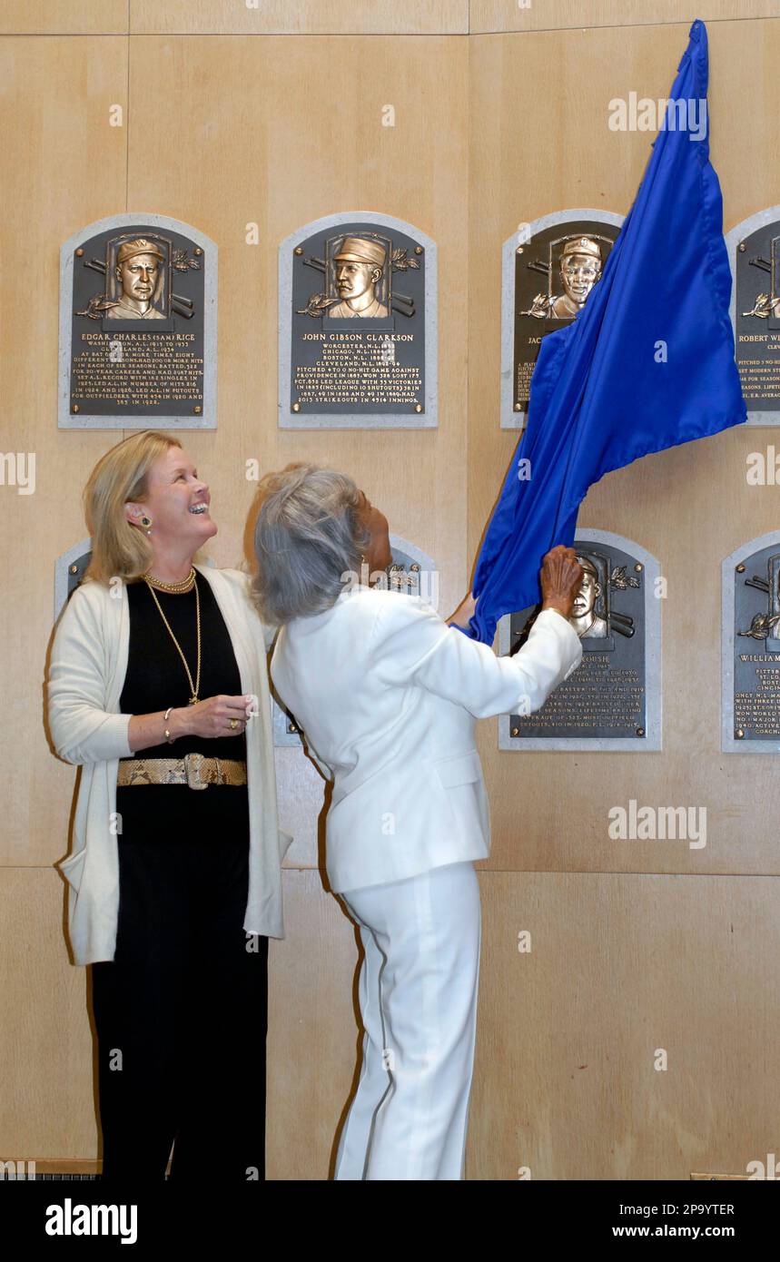 Jackie Robinson's widow, Rachel Robinson, unveils a new Hall of Fame ...