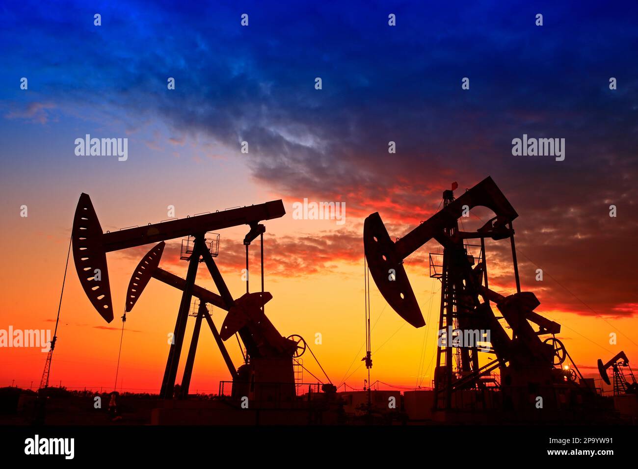 The oil pump, industrial equipment,Extraction of oil Stock Photo - Alamy