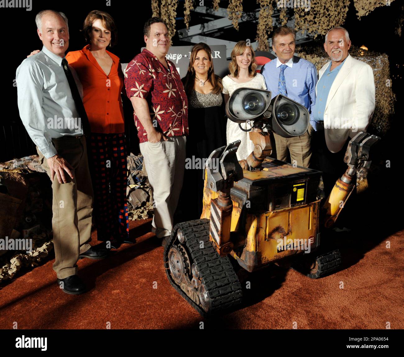 From left, cast members Ben Burtt, Sigourney Weaver, Jeff Garlin, Kathy ...