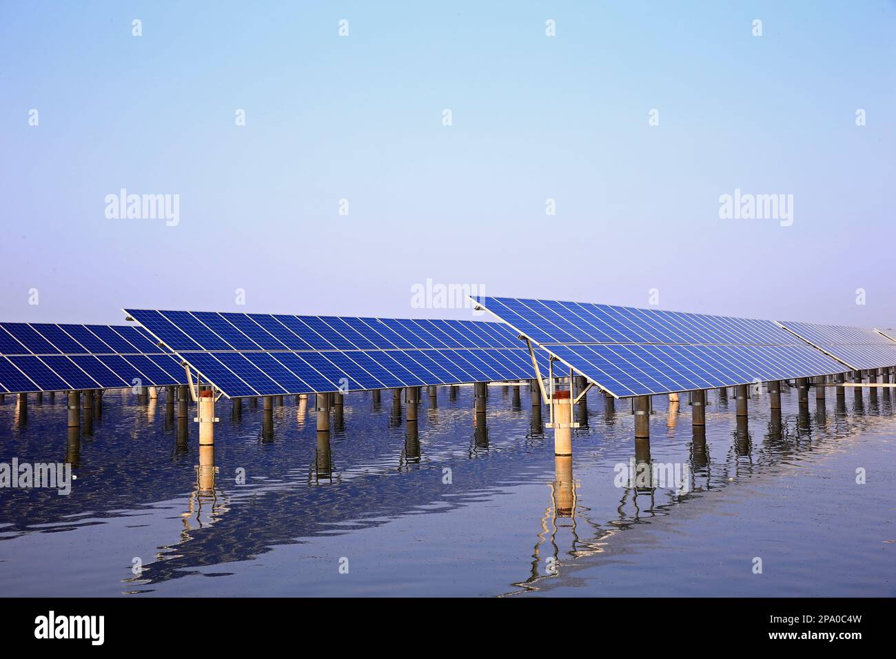 Solar photovoltaic panels and solar photovoltaic power generation ...